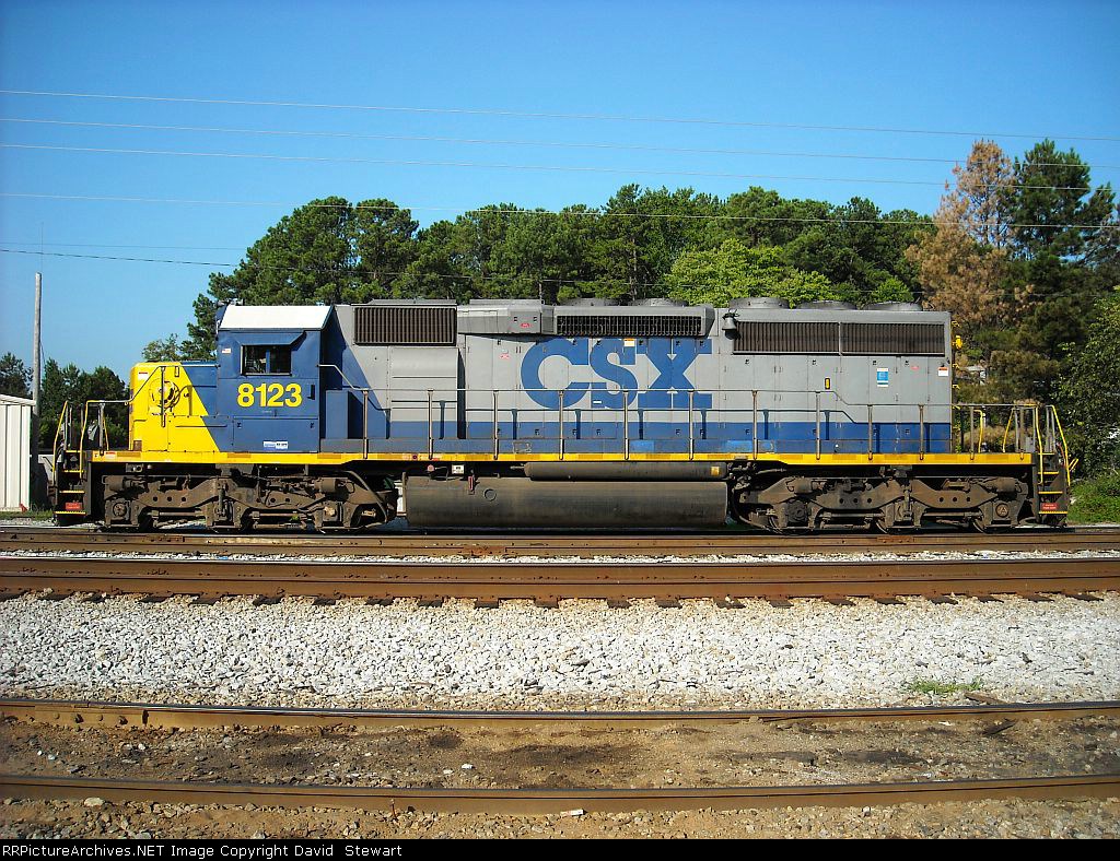 CSX SD40-2 8123